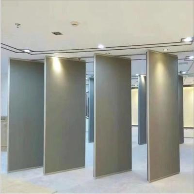 中国 空港ホール壁でシステム トラックを掛ける折る仕切りのドアの棒を滑らせる動産 販売のため
