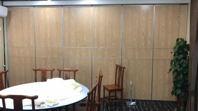 Cina Divisioni smontabili della parete di profilo delle pareti di piegatura insonorizzata operabile di alluminio del ristorante in vendita