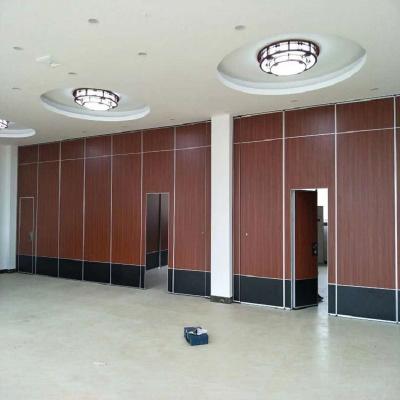 Cina Pareti divisorie acustiche pieganti di legno smontabili che fanno scorrere le divisioni operabili per la sala per conferenze in vendita