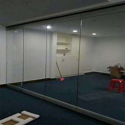 Cina Muri divisori mobili che piegano divisore in vetro di alluminio frameless di vetro in vendita