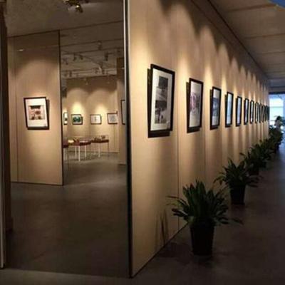 中国 展覧会場のための隔壁システムを滑らせるメラミン移動隔壁 販売のため