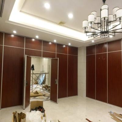 Cina Muri divisori mobili acustici della divisione della porta di piegatura della fisarmonica per l'hotel del ristorante in vendita