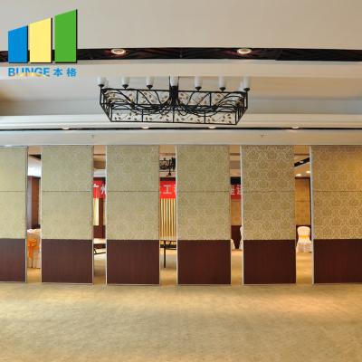 Cina Porte pieganti acustiche della divisione della struttura di alluminio/bordo mobile del muro divisorio per l'hotel in vendita