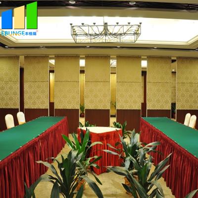 Cina Parete mobile acustica del tessuto che fa scorrere la porta della divisione per il corridoio di banchetto dell'hotel in vendita