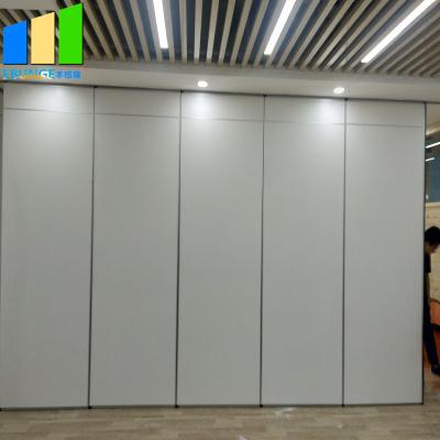 China 500 Verdelingen die van het Breedte Correcte Bewijs MDF Verdelings Bewegende Muur met Aluminiumkader vouwen Te koop
