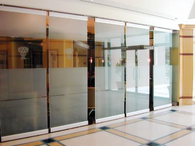 China Soudproof Aluminum Frameless Tempered Glass Partition Room Divider For Office for sale