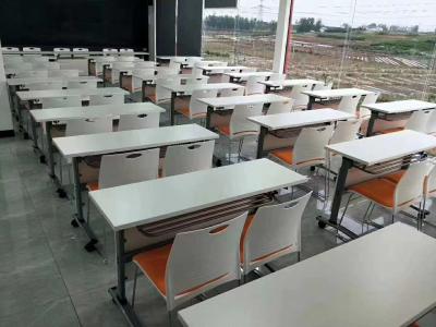 China Van de de Schoollijst van EBUNGE Modern Vouwbaar de Zaal van de het Kantoormeubilairconferentie Bevindend Bureau met Vier Wielen Te koop