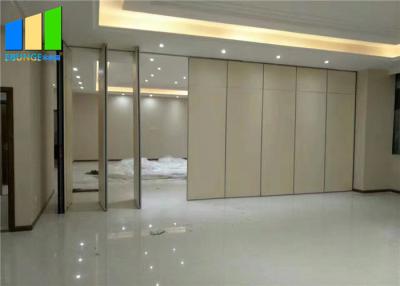 China Akoestische de Verdelingsmuren van de klaslokaal Houten Beweegbare Deur voor Bureau Te koop