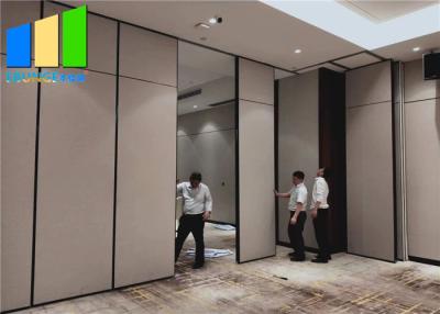 Cina Multi muro divisorio di Hall Fire Resistant Folding Door di funzione per un hotel di cinque stelle in vendita