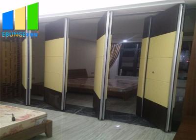 Cina Separazione del fono assorbente del MDF della sala riunioni che piega i muri divisori mobili in vendita