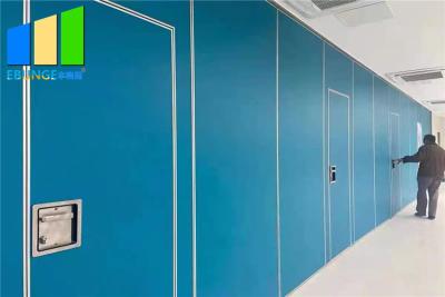 China Função Hall Foldable Acoustic Partition Panels com a porta móvel da passagem à venda