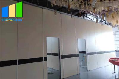 Cina Ceiling Mounted System Hanging Acoustic Room Dividers Office Partition in vendita