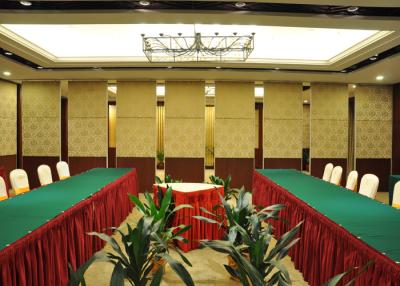 Cina Portelli scorrevoli di alluminio d'attaccatura dell'ufficio della divisione della stanza del ristorante dei frutti di mare in vendita