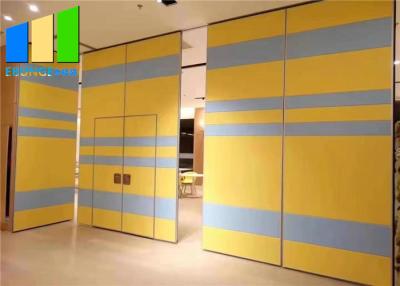China Parede insonorizada de dobramento operável manual superior da separação para a sala da função à venda