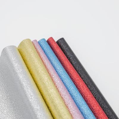Cina Abrasion-Resistant Laminated Embossing Shoe Leather PU For Sandal Sandals Material in vendita