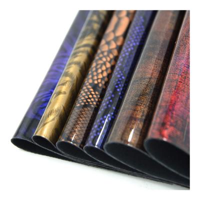 中国 Waterproof Designer Shoe Making Snake Print Synthetic Animal Patent PU Leather Fabric 販売のため