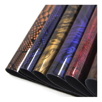中国 Waterproof Color Change Printed Tiger Skin Patent PU Faux Leather For Shoes 販売のため