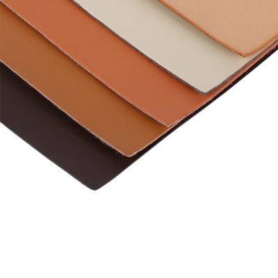 Cina 1.35-1.4 Millimeter PU Synthetic Leather Waterproof Non-woven Thick Leather Color Change Faux Leather Sheets For Shoes in vendita