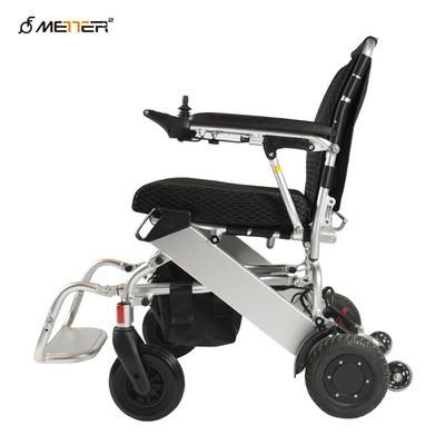China Compacte Gemotoriseerde Vouwbare de Machtsrolstoel van 150W*2 Te koop