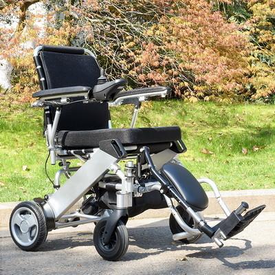 Cina Lega di alluminio che piega sedia a rotelle elettrica con il motore senza spazzola 180W*2 in vendita