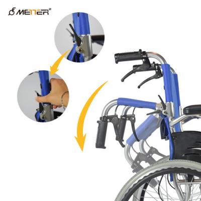 Cina Sedia a rotelle manuale di alluminio leggera portatile per gli anziani in vendita