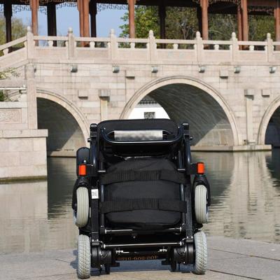 Cina Sedia a rotelle elettrica pieghevole del classico facile disabile con la batteria al litio in vendita
