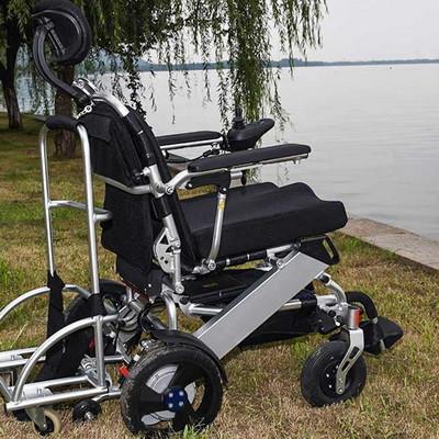 Cina 5h che carica la sedia a rotelle leggera pieghevole di potere con la batteria al litio in vendita