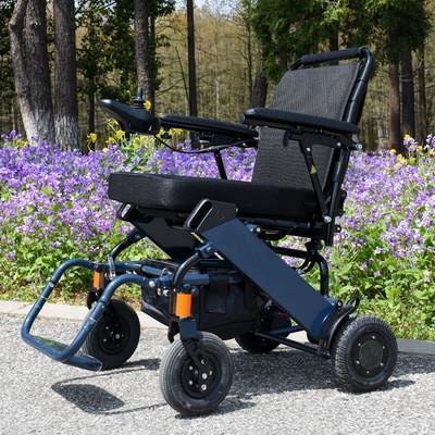 中国 折るモーターを備えられた軽量の車椅子のアルミ合金 販売のため