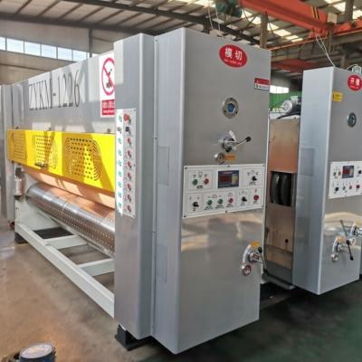 China de 1200*2600mm Golfmachine 10000kg 150pcs van de Kartondoos per Minieme Flexo-Printer Slotter Te koop