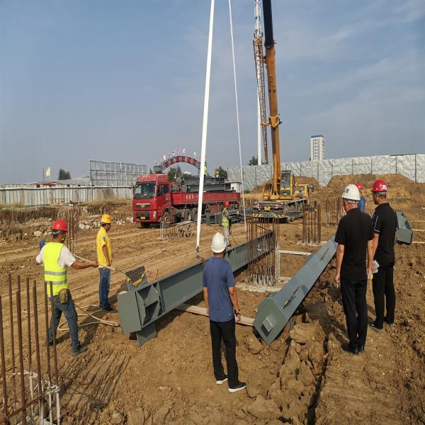 Quality Multi Storey Steel Structure Building , Prefab Steel Workshop With Round Tube for sale