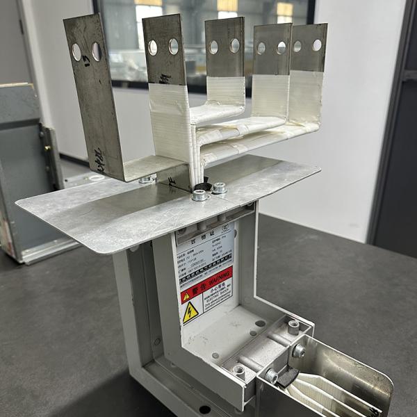 Quality 800A-3200A Compact Busbar Trunking System Sandwich Type Enclosed for sale