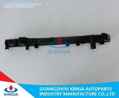Cina Fondo della TA ST190 del carro armato dell'acqua del radiatore di Toyota Carina di plastica '92-94 di riparazione in vendita