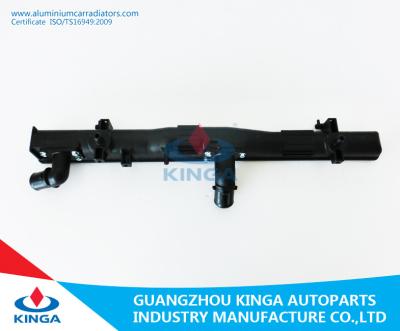Cina Carro armato di plastica dell'automobile del radiatore leggero dei pezzi di ricambio per la TA 2008 di Toyota Hiace in vendita