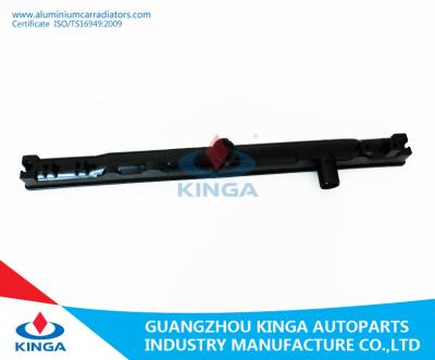Cina Carro armato di plastica del radiatore dell'acqua per Toyota Innova Vigo '04 A, dimensione di 48*678mm in vendita