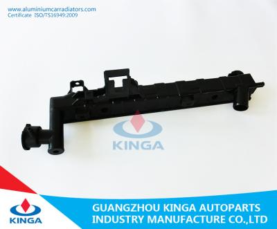 Cina Carro armato di plastica del radiatore nero dello sbocco per Chrysler grandi 1999 - 2000 cherokee in vendita