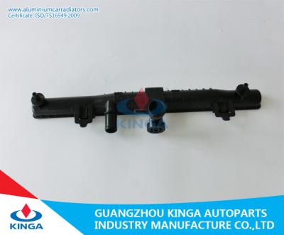 Cina Carro armato automatico della cima del radiatore del pezzo di ricambio del carro armato di plastica del radiatore di MAZDA in vendita