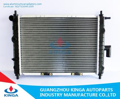 Cina Carro armato di plastica del radiatore dell'automobile del radiatore automatico della trasmissione manuale di Daewoo MATIZ '01 in vendita
