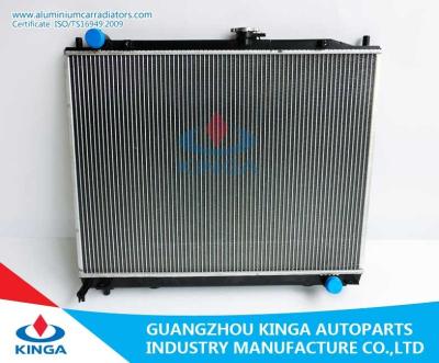 Cina Carro armato di plastica MITSUBISHI PAJERO V80'06-MT del centro di alluminio del radiatore di Mitsubishi in vendita