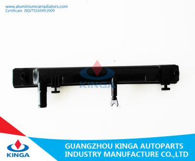 中国 マツダ 2' 08 OEM ZJ3815200 のラジエーター プラスチック タンク修理 PA66 ラジエーターの水漕 販売のため