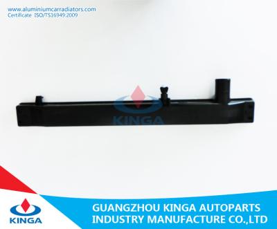 Cina Radiatore di plastica del carro armato dell'automobile per la TA OE 16400-50200 di Toyota Landcruiser 98-02 UZJ100Q in vendita