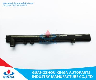 Cina Carro armato superiore di plastica del radiatore automatico per il materiale PA66 e GF30 della TA della jeep di ISUZU in vendita
