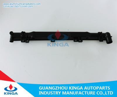 中国 ラジエーターのSubaru Forester'09-のためのOEM 45119-SC020のラジエーターのプラスチック タンク 販売のため