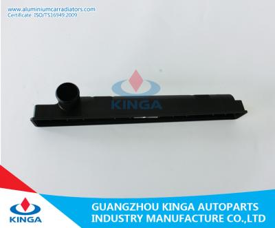 中国 LEGACY'90-91 BC5のプラスチック ラジエーター タンクのための車の付属品の水漕は分けます 販売のため