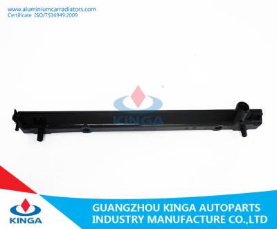 Cina Carro armato di plastica di resistenza d'uso del radiatore per PAJERO V73'02 ai pezzi di ricambio automatici in vendita
