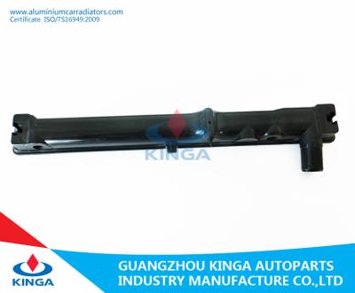 Cina Toyota Landcruiser HZJ73V'96-99 al carro armato di plastica 16400-17161 del radiatore del liquido refrigerante in vendita