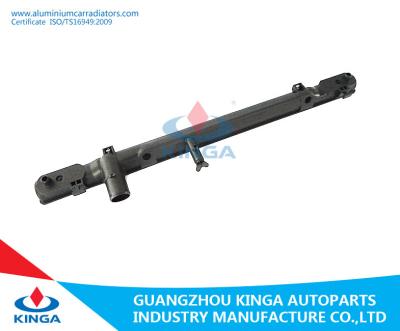 Cina Motore della CORONA UZS187 di TOYOTA che raffredda il carro armato di plastica del radiatore dell'OEM 16400-50330 automatico dei pezzi di ricambio in vendita