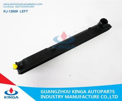 Cina Radiatore di plastica del ricambio auto dell'OEM lasciato carro armato per il radiatore TOYOTA SIENNA'07-10 A in vendita