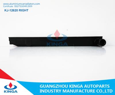 Cina Carro armato di plastica 2005-2006 del radiatore automatico della TA della terra di Siena di Toyota/carro armato giusto del radiatore in vendita