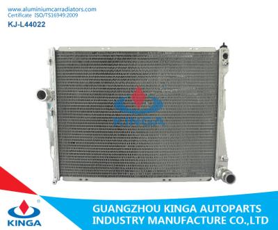 Cina Radiatori di alluminio d'argento dell'automobile/pezzi di ricambio automatici di BMW per 316/318i'98-02 in vendita