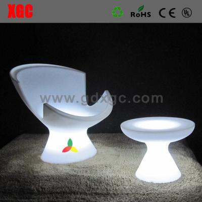 中国 PEのコーヒー園遊会のでき事のための屋内屋外のソファーの家具IP56を変えるLED 16色 販売のため